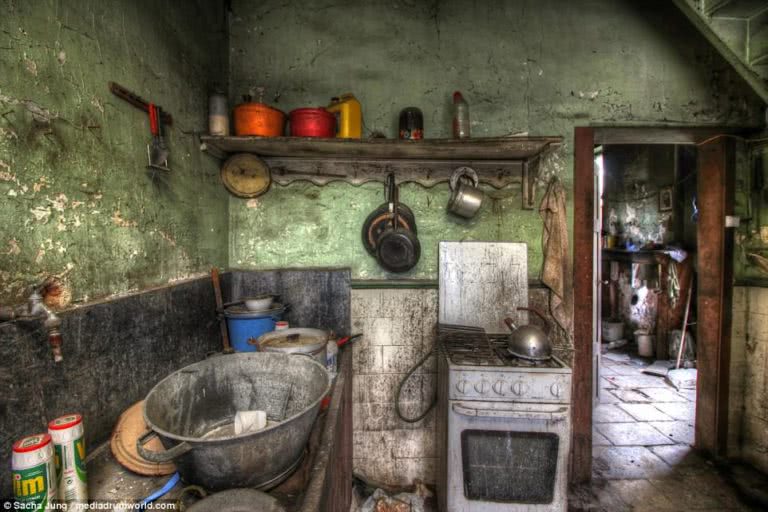 Γρίφος με εγκαταλελειμμένο στοιχειωμένο σπίτι - Kafto